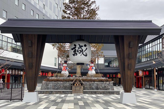 Dress Up High-Quality Hakama Kimono and 30-min Rickshaw Tour - Exploring Hakodate Through a Traditional Lens