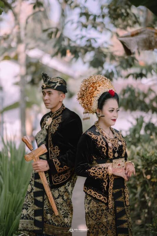 Dress Up Like The King and Queen Of Lombok - An Authentic Step Into Lombok’s Cultural World