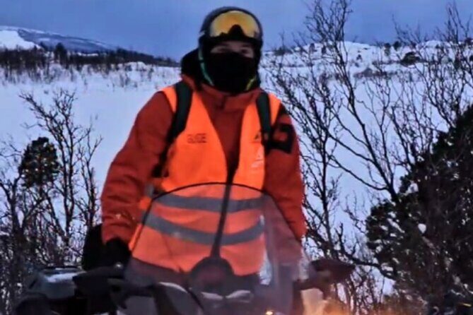 Driving Ski-Doo Snowmobile Adventure 5 Hours Photos included - What to Wear and Bring