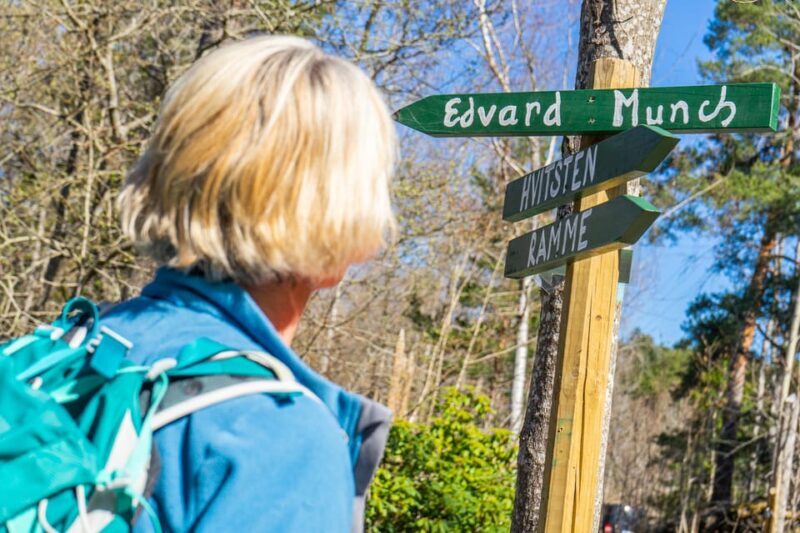 Drøbak: Guided walk along the coastal path and the forest - Navigating the Tour Experience