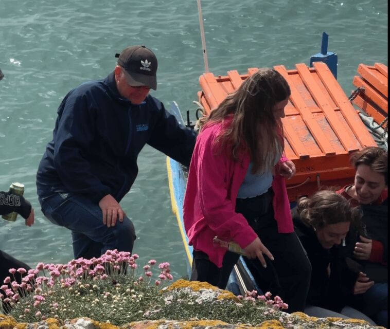 Dublin: Ferry from Howth to Ireland's Eye island - Disembarking on Ireland’s Eye