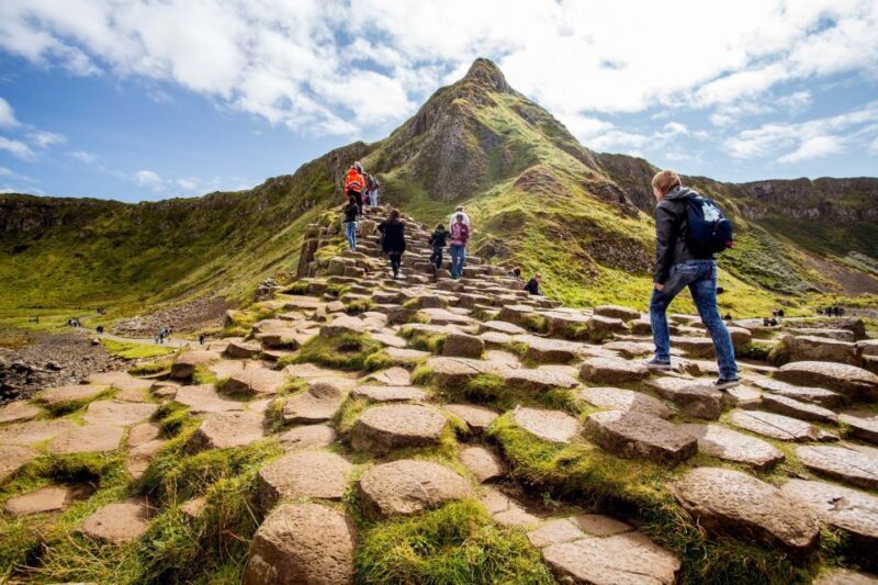 Dublin: Giant's Causeway & Belfast (Titanic or Black Taxi) - Authentic Experiences and Top Highlights Based on Reviews