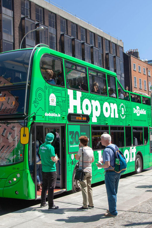 Dublin: Hop-on Hop-off Tour with Live German Commentary - In The Sum Up