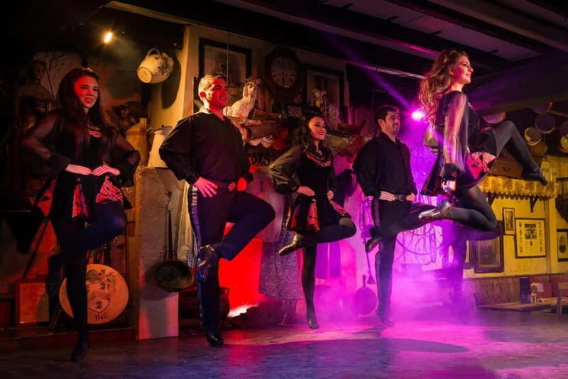 Dublin: Irish Dinner & Dance Show at Johnnie Foxs - Key Points
