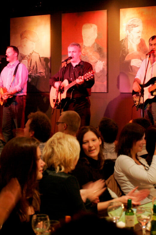 Dublin: Irish Night Show at the Merry Ploughboy Pub - Breakdown of the Itinerary