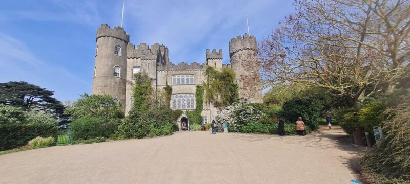 Dublin: Private Day Tour of Howth and Malahide Villages - Exploring Howth Village