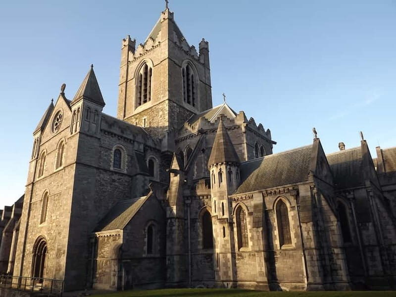 Dublin: Sightseeing Walking Tour in German - Key Landmarks and Their Stories