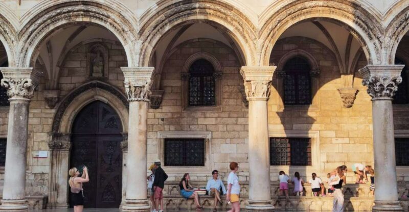 Dubrovnik: 2h Old Town Private Guided Tour - Authenticity and Local Insight: What Makes This Tour Stand Out?