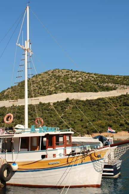 Dubrovnik: 3 Islands Tour w/ Drinks; Optional Lunch Onboard - Key Points