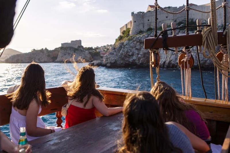 Dubrovnik: Galleon Sunset Cruise with a Live Guide & Drink - Key Points