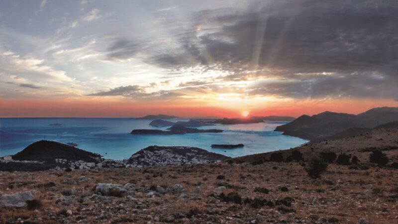 Dubrovnik: Group Sightseeing Tour with Stunning Views - Authentic stories and insights from reviews