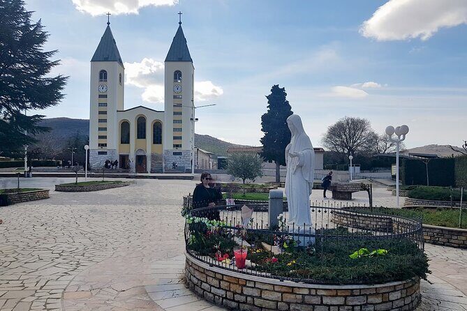 Dubrovnik: Private Tour to Meugorje & Kravice Waterfalls - Key Points
