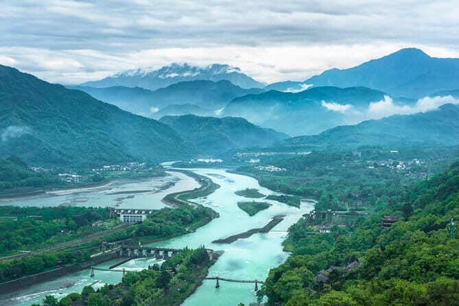 Dujiangyan Irrigation system and Sanxingdui Chinese "pyramid" museum Day-Trip - Exploring the Day: A Closer Look at What Youll Experience
