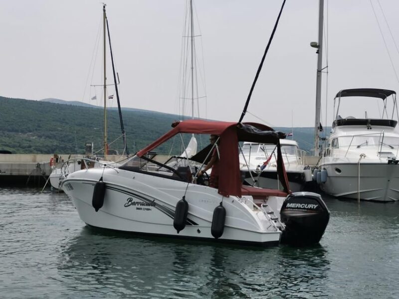 Dunat/Krk: Rent a boat Oki Barracuda 585 - The Value of a Private Boat Rental