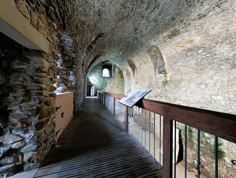 Dundonald Castle: Entry Ticket, Guided Tour & Light Lunch - FAQ