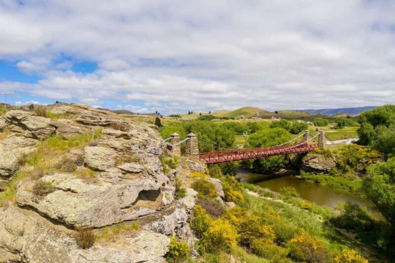 Dunedin to Queenstown Incl Train Small-Group Tour (One-Way) - Exploring Historic and Surreal Stops