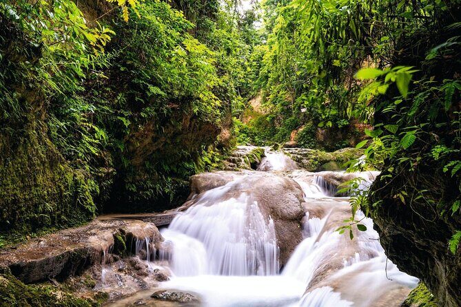 Dunns River & Blue Hole Day Trip with Lunch - FAQs