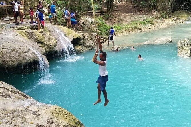 Dunn's River Falls and Blue Hole Islsnd Gully Combo - FAQ