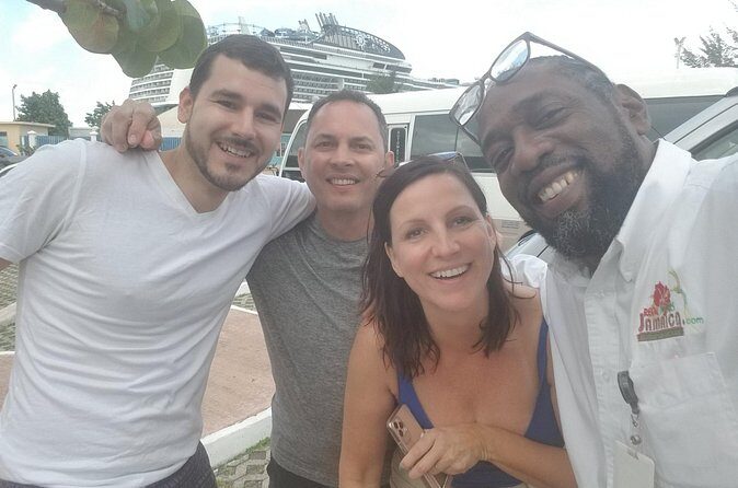 Dunn's River Falls and Shopping Tour from Montego Bay - FAQ