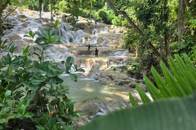 Dunns River Falls Climb and Ocho Rios Highlights with Shopping - Exploring the Best of Ocho Rios: Dunns River Falls and Local Highlights