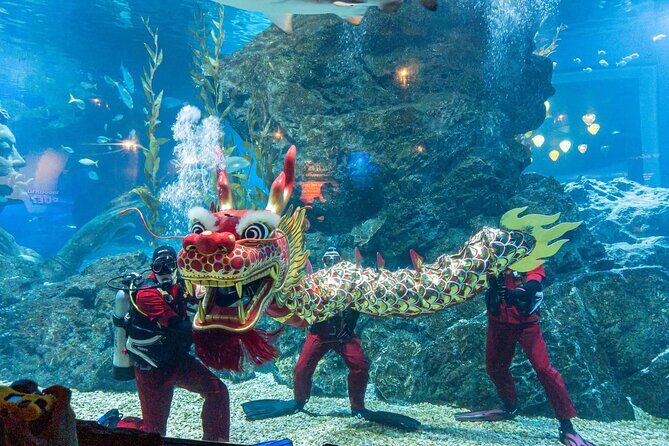 Duo SEA LIFE and Madame Tussauds Ticket in Bangkok - The Aquarium: SEA LIFE Bangkok Ocean World