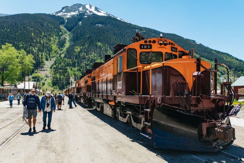 Durango: Round-Trip Train Ticket to Silverton - Silverton: A Quaint Mountain Town