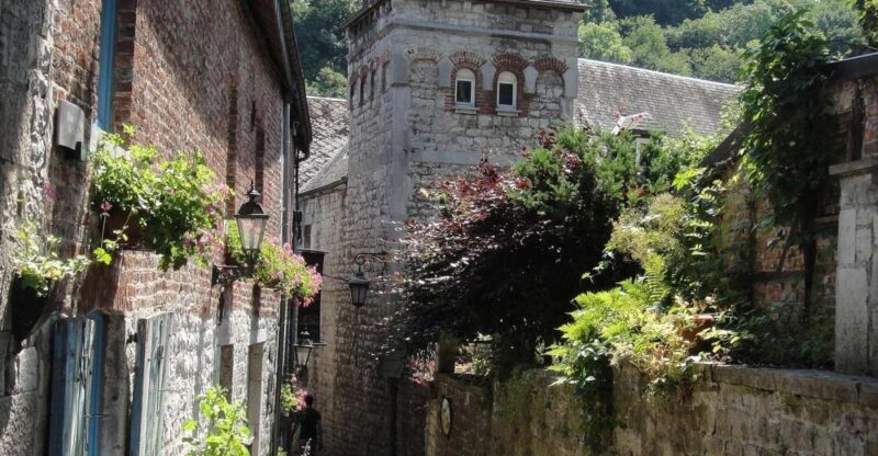 Durbuy - Old Town Private Walking Tour - A Closer Look: What You Can Expect from the Tour