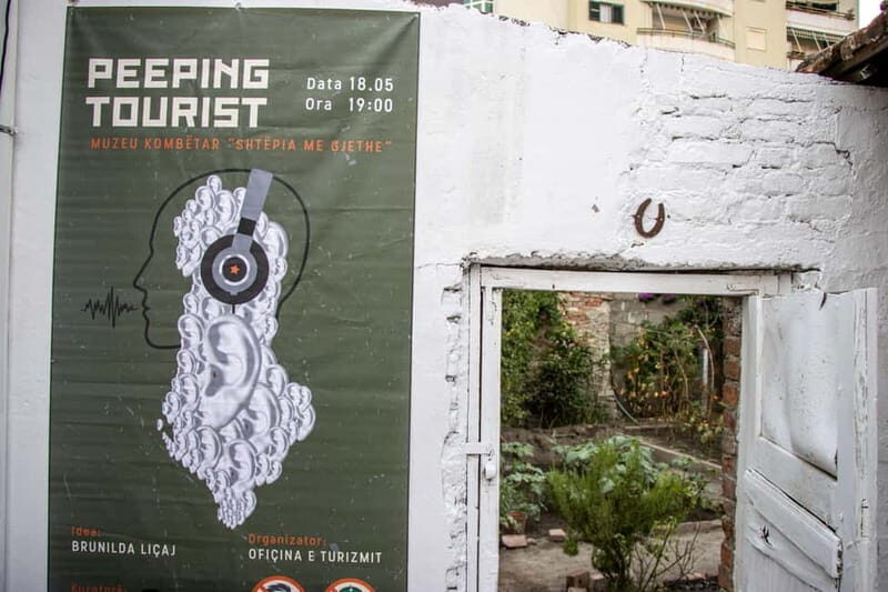 Durrës: Peeping Tourist Exhibition Ticket - FAQ
