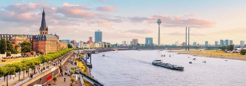 Dusseldorf: 2-hour Best Intro Walking Tour with a Local - The Value of a Guided Intro