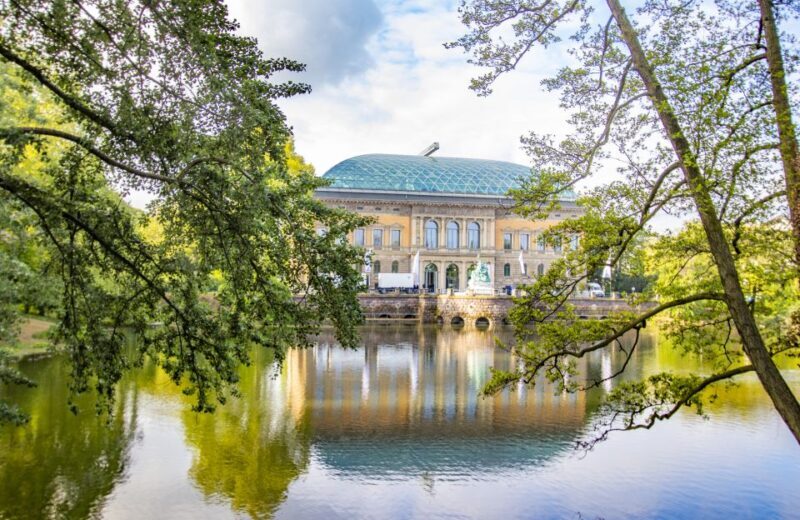 Dusseldorf: Capture the most Photogenic Spots with a Local - An Insider’s Look at Dusseldorf in 90 Minutes