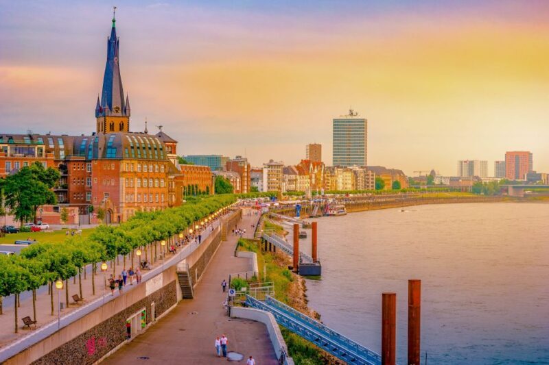 Düsseldorf: Classic City Segway Tour - Introduction to the Düsseldorf Segway Experience