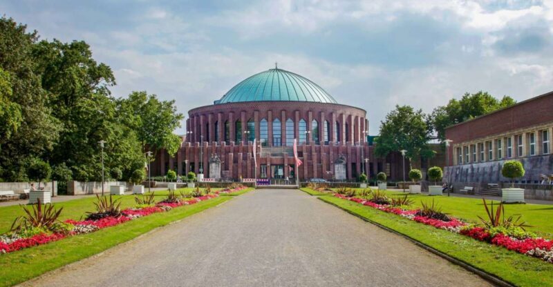 Düsseldorf: Classic City Segway Tour - Authentic Experiences and Highlights