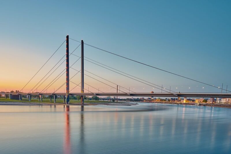 Dusseldorf: Express Walk with a Local in 60 minutes - The Itinerary in Detail