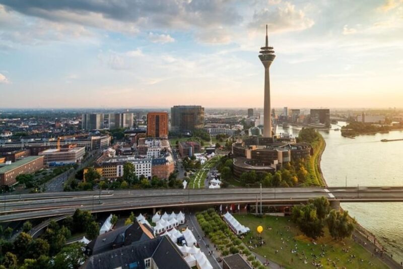 Dusseldorf : Highlights Walking tour with A Guide - An in-depth Look at the Dusseldorf Highlights Walking Tour