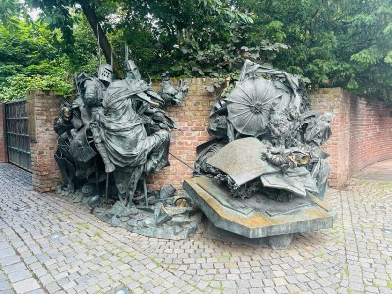 Düsseldorf: Old Town Historical Walking Tour with GEO EPOCHE - Exploring Düsseldorf’s Old Town in Depth
