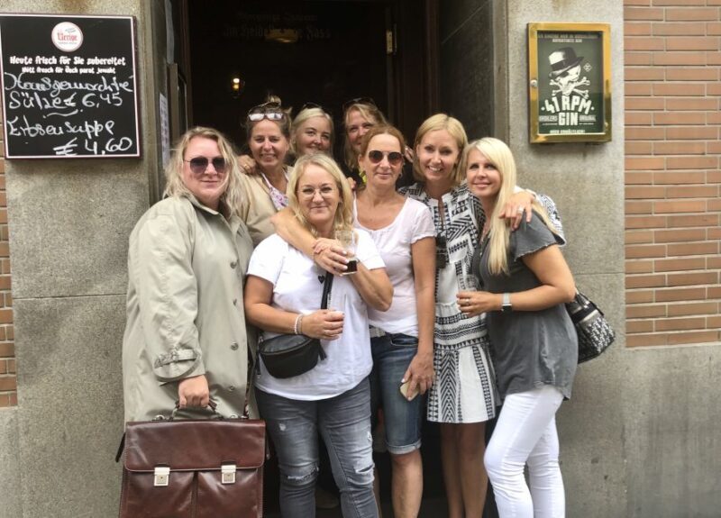 Düsseldorf: Old Town Interactive Crime Tour with actor - Why This Tour Stands Out