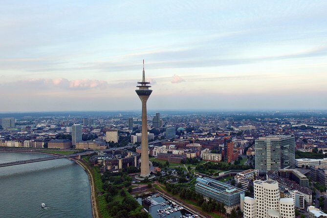 Düsseldorf Old Town - Private Guided tour - Architectural and Artistic Highlights