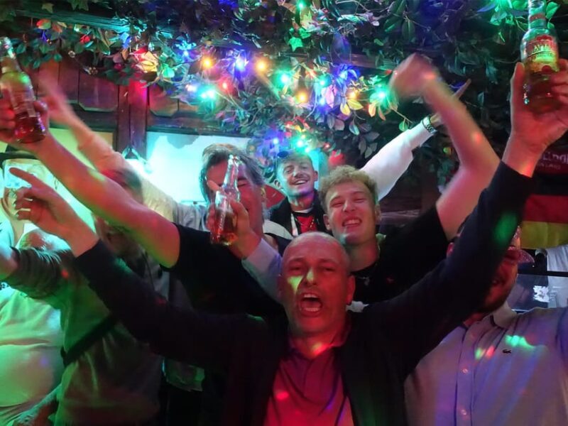 Düsseldorf: Private pub crawl with insider-guide & shots - Key Points