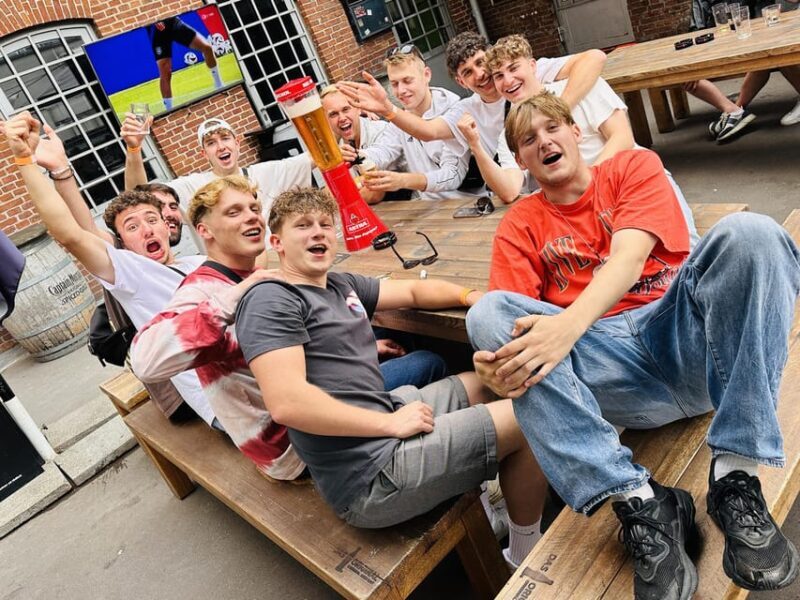Düsseldorf: Private pub crawl with insider-guide & shots - Who Should Consider This Tour?