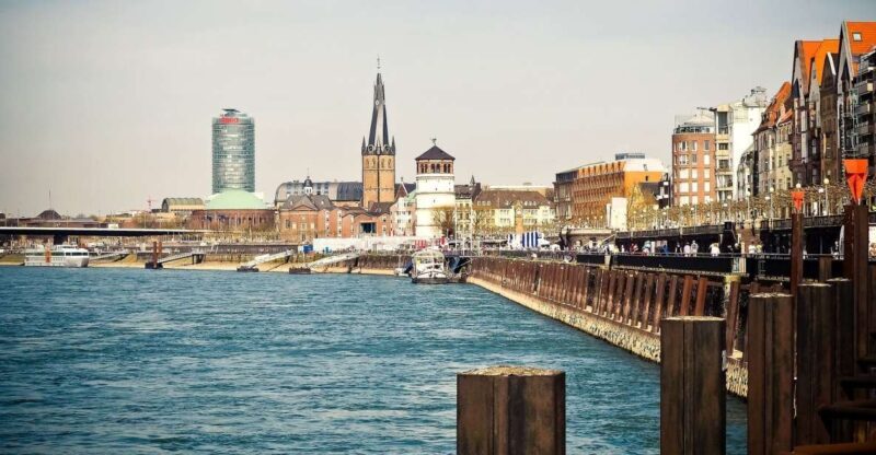 Düsseldorf: Private Walking Tour with a Professional Guide - Authentic Insights and Visitor Feedback