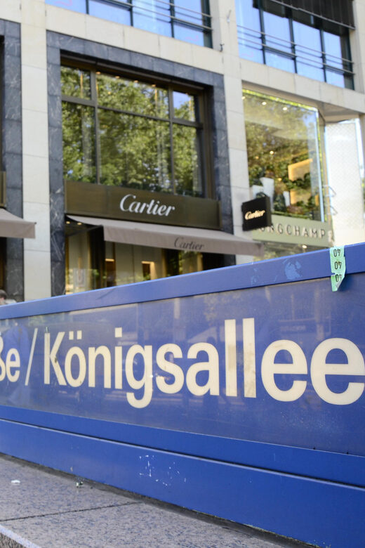 Düsseldorf walk: The Old Town and a charming market square - Exploring Düsseldorf’s Old Town: A Walk through History and Charm