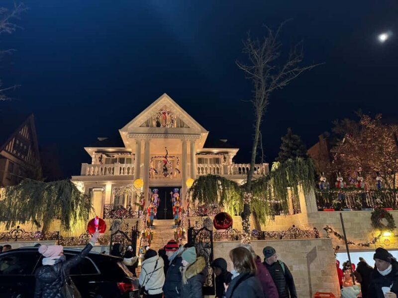 Dyker Heights Christmas Lights Bus Tour - The Value of the Tour