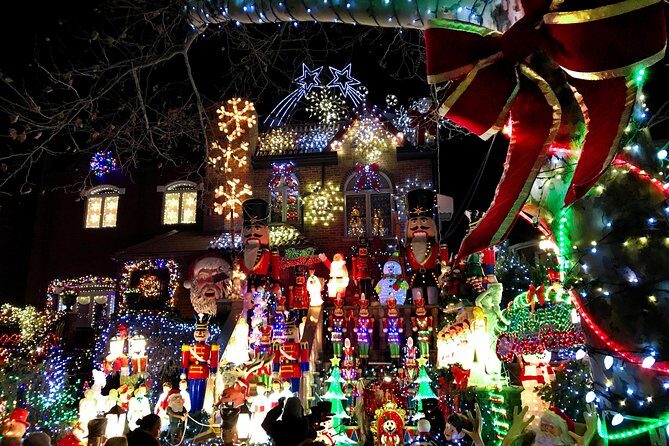 Dyker Heights Christmas Lights Express Bus from Times Square - Introduction and First Impressions