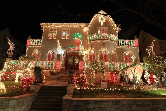 Dyker Heights Christmas Lights Private Holiday Transfer - Discovering the Magic of Dyker Heights with a Private Holiday Transfer