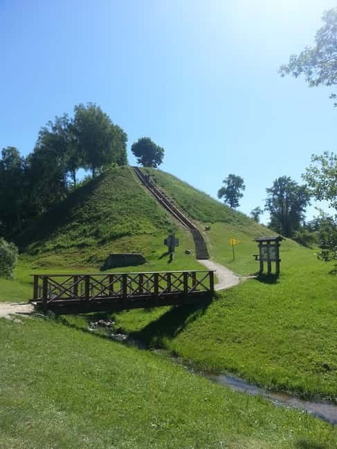 Dzukija National Park and Grutas Park: Full-Day Tour - Transportation and Guide Quality