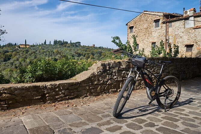 E-bike 2.5 hour Florence & Tuscany With Fresh Olive Oil and Bread - An Overview of the Experience