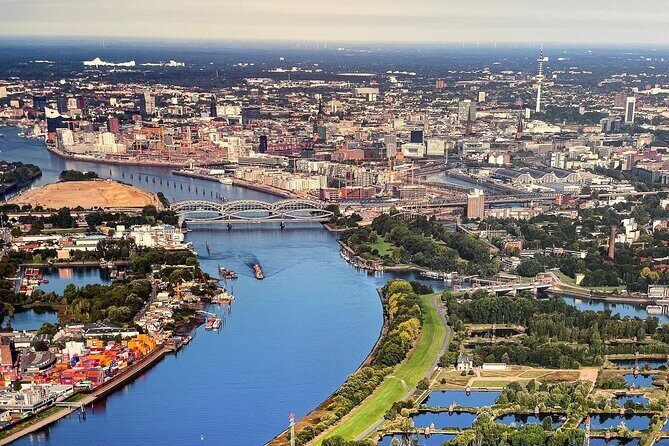 E-bike activity in Hamburg with a cultural program and snacks - Discover Hamburg on Two Wheels: A Deep Dive into the Experience