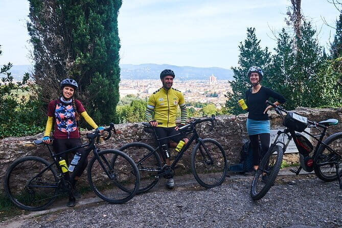 E-bike Chianti Classico & Tuscany tour with Wine & Lunch at Farm - Common Questions & Answers