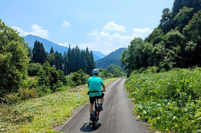 E Bike in Yuzawa Mountain Views Lake Daigenta and Rice Terraces - FAQ