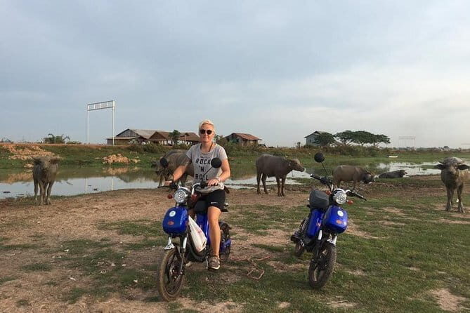 E-BIKE RIDE TO VISIT FLOATING VILLAGE (30-35 km) - Key Points